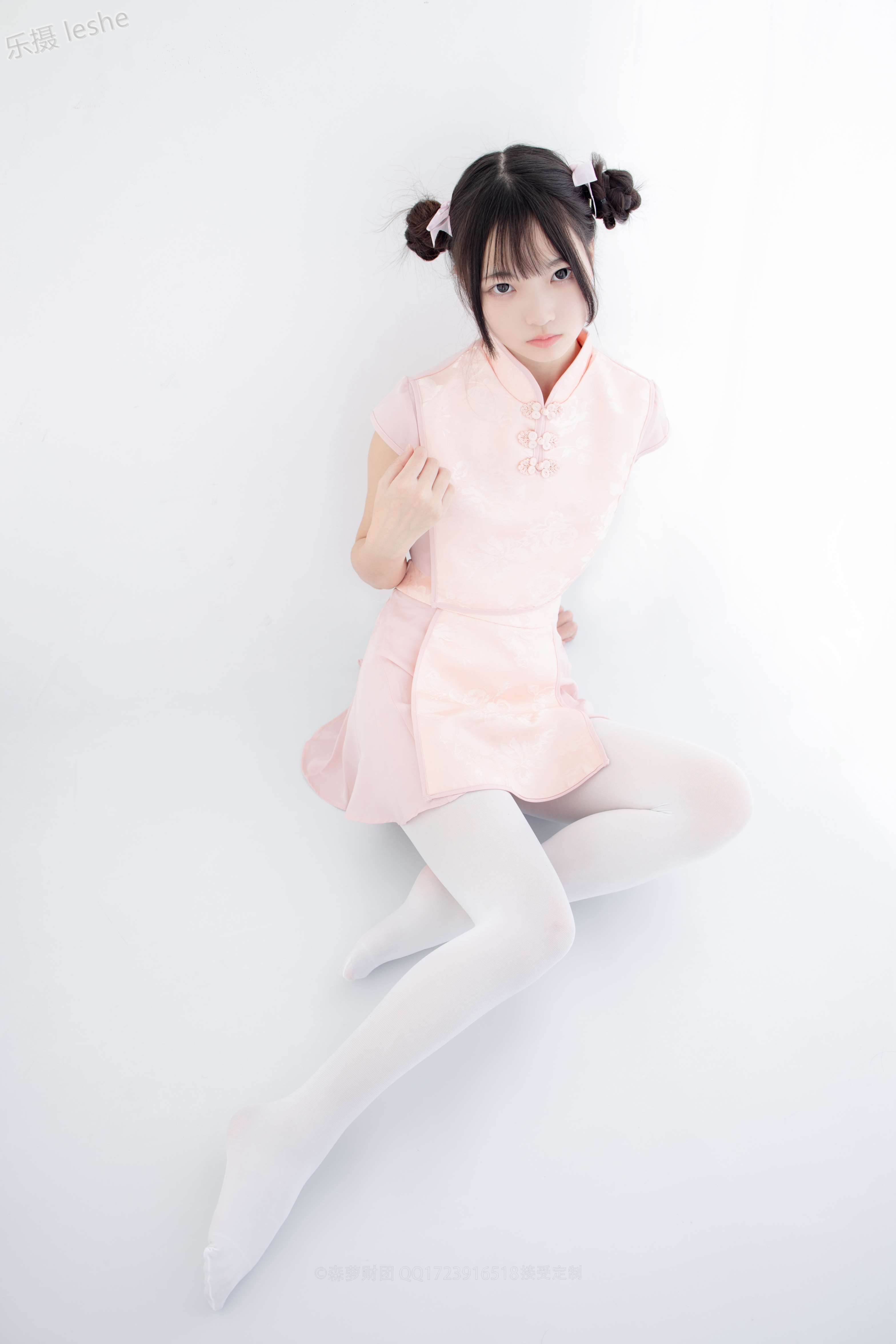 X-052 80D白丝踩物 [66P1V-1.76GB] - 来看图无水印秀人微密在线套图高端写真